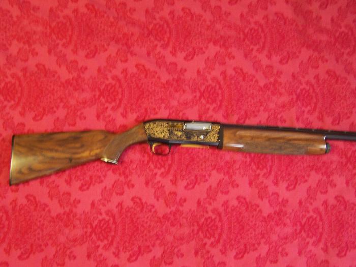 Skb> Ithaca 900 12ga Beautiful Wood. For Sale at GunAuction.com - 9015879