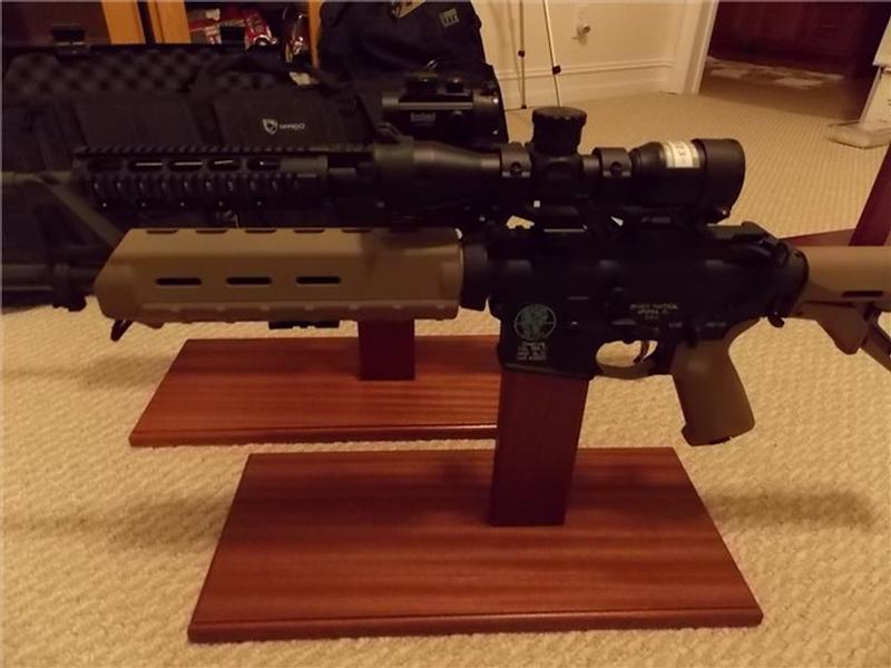 Ar 15 / M16 Exotic Hardwood Display Stand For Sale at GunAuction.com ...