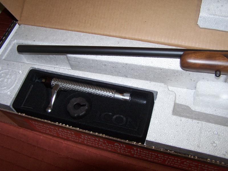 Thompson Center Icon Field .243 Win Checkered Walnut Factory New For ...