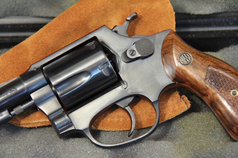 Rossi Model 685 .38 Special Snub Nose Double Action Revolver W/ Holster ...