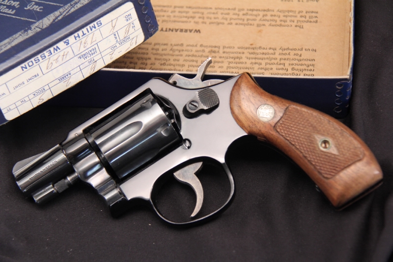 Smith & Wesson, S&W Model 12-2 M&P Airweight .38 Spl. Double Action ...