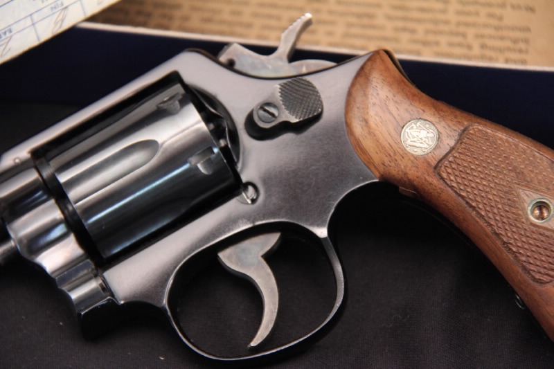 Smith & Wesson, S&W Model 12-2 M&P Airweight .38 Spl. Double Action ...