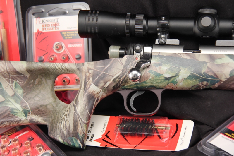 Knight .52 Cal Disc Extreme D.I.S.C. Muzzleloader W/Scope & Starter Kit ...