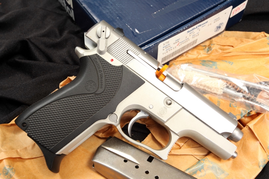 Smith & Wesson Model 6906 9mm Double Action Semi Auto Pistol - In The ...