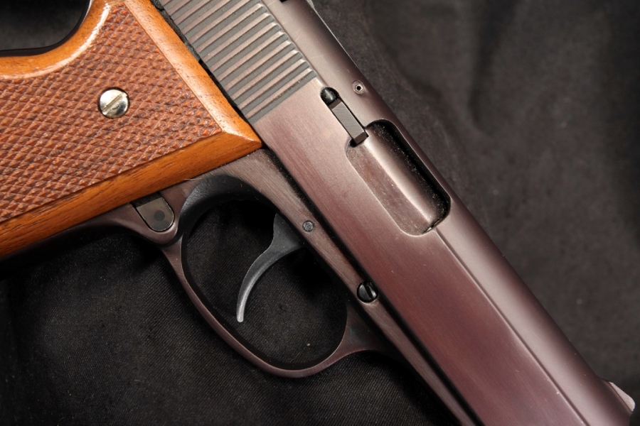 Sterling Arms Mark II - Model 402 .32 ACP Semi Auto Pistol - Picture 4