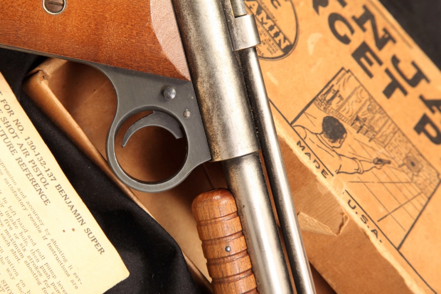 Vintage Benjamin Model 130 Target Air Pistol & Box For Sale at ...