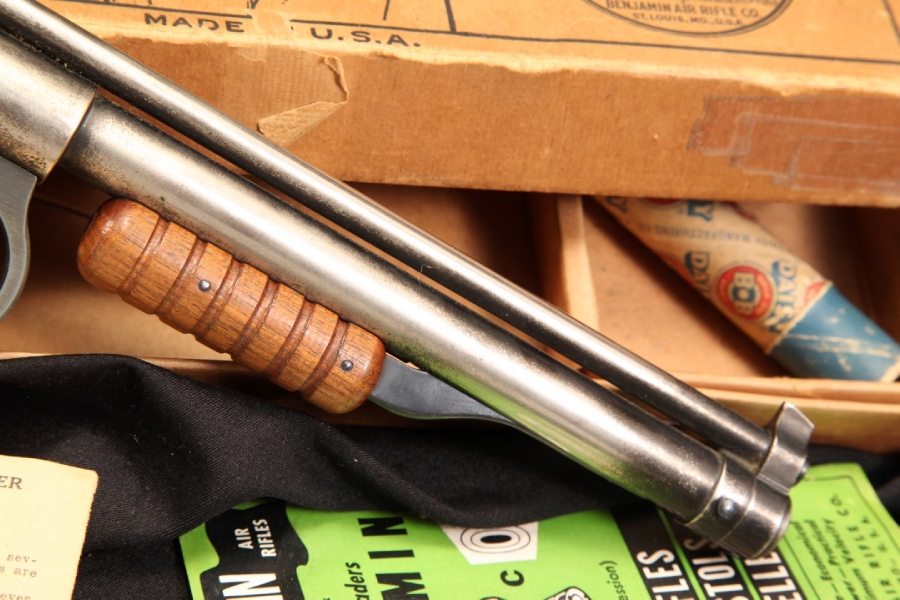 Vintage Benjamin Model 130 Target Air Pistol & Box For Sale at ...