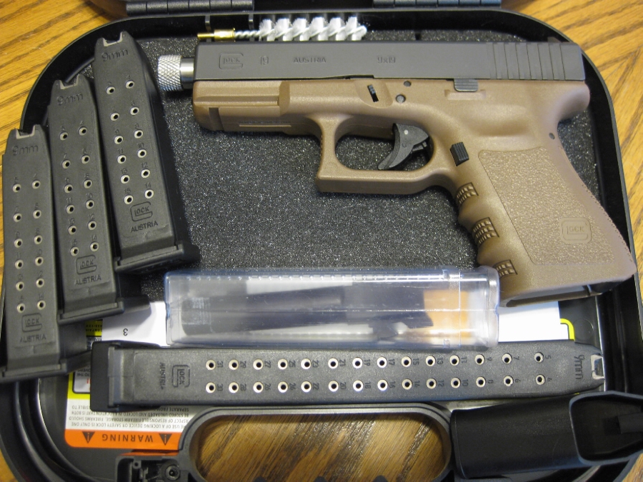 Glock Model 19, Gen3, Fde (Flat Dark Earth) 9mm For Sale at GunAuction ...