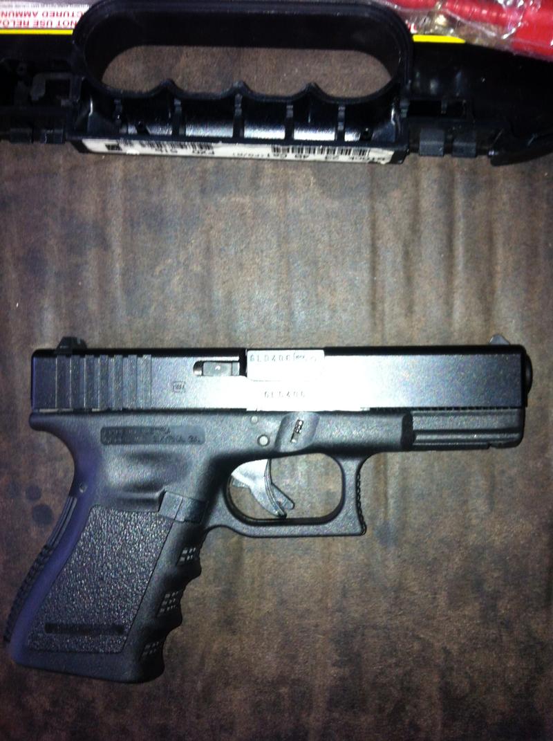Glock 23 Compact Pistol .40 S&W For Sale at GunAuction.com - 11083787