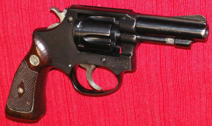 Smith & Wesson Model 31 6-Shot 32 S&W Long Cal. Revolver W/Holstr For ...