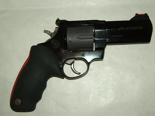 Taurus International Mfg. Co. Model 444 Raging Bull Ultra-Lite Titanium ...