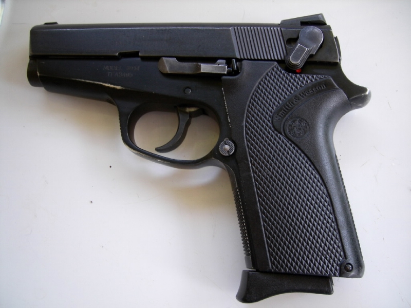 Smith & Wesson S&W 3914 9mm Lady Smith Version For Sale at GunAuction ...