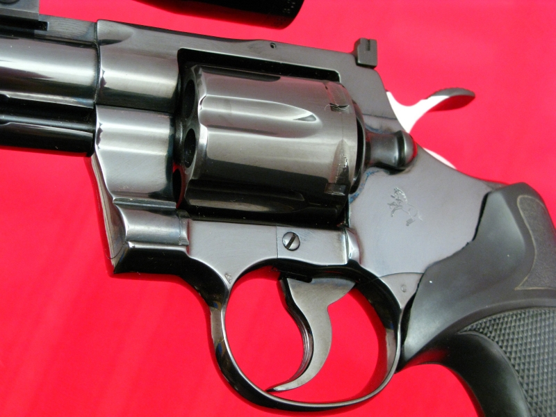 Colt Python Hunter .357 8-Inch W/ Factory Leupold Scope...As New In ...