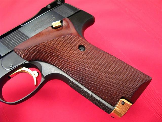 High Standard - Victor 5-1/2 Inch Vent Rib....Like New In Box...Nice ...