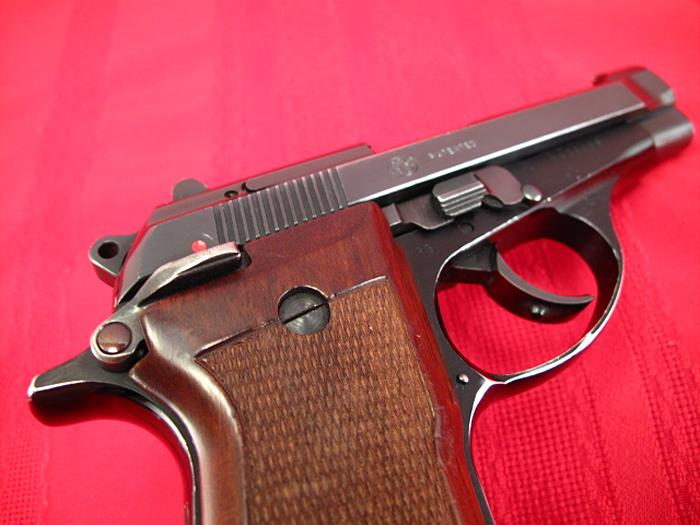 Beretta - Model 82-B 7,65mm .32 Acp...Rather Scarce Pistol, Mfd. 1981 ...