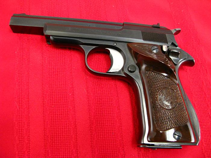 Star - Model ''F'' .22 Lr Mfd 1962...Like New In Box W/ Spare Mag...No ...