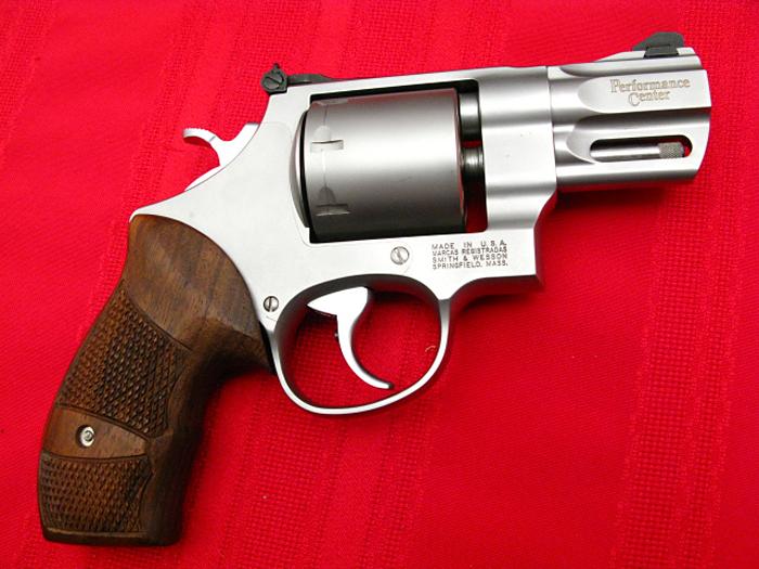 Smith & Wesson - 627-3 Pc .357 8-Shot 2-5/8``... Original Bloodwork ...
