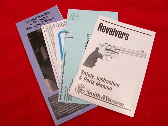 Smith & Wesson - 627-3 Pc .357 8-Shot 2-5/8``... Original Bloodwork ...
