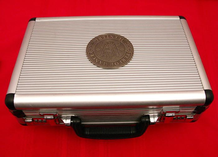 Smith & Wesson - 627-3 Pc .357 8-Shot 2-5/8``... Original Bloodwork ...