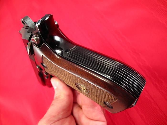 Beretta - Model 82-B 7,65mm .32 Acp...Rather Scarce Pistol, Mfd. 1981 ...