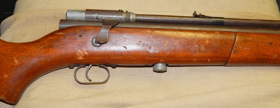 Crosman 140 Spoon Bolt Air Rifle For Sale at GunAuction.com - 13175567