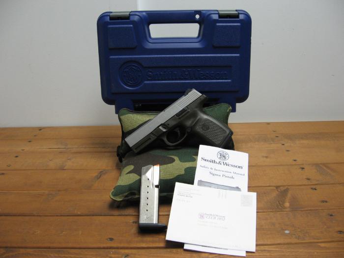 Smith & Wesson Sw40gve, Nib For Sale at GunAuction.com - 8697614