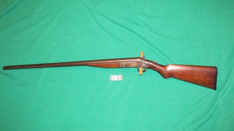 Harrington & Richardson, Inc. H&R 1901 12ga Single Shot Wall Hanger 30 ...