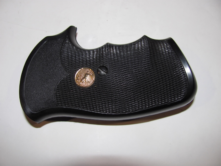 Colt V-Frame Pachmayr Signature Grips Anaconda New For Sale at GunAuction.com - 11834287